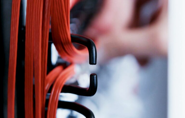 PATCHBOX: The most innovative network cabling system for 19" racks